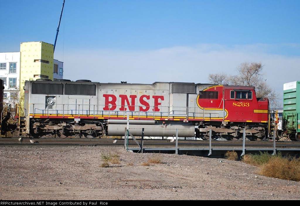BNSF 8263